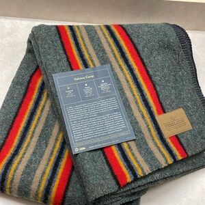Pendleton | Bedding | Pendleton Yakima Camp Blanket | Poshmark